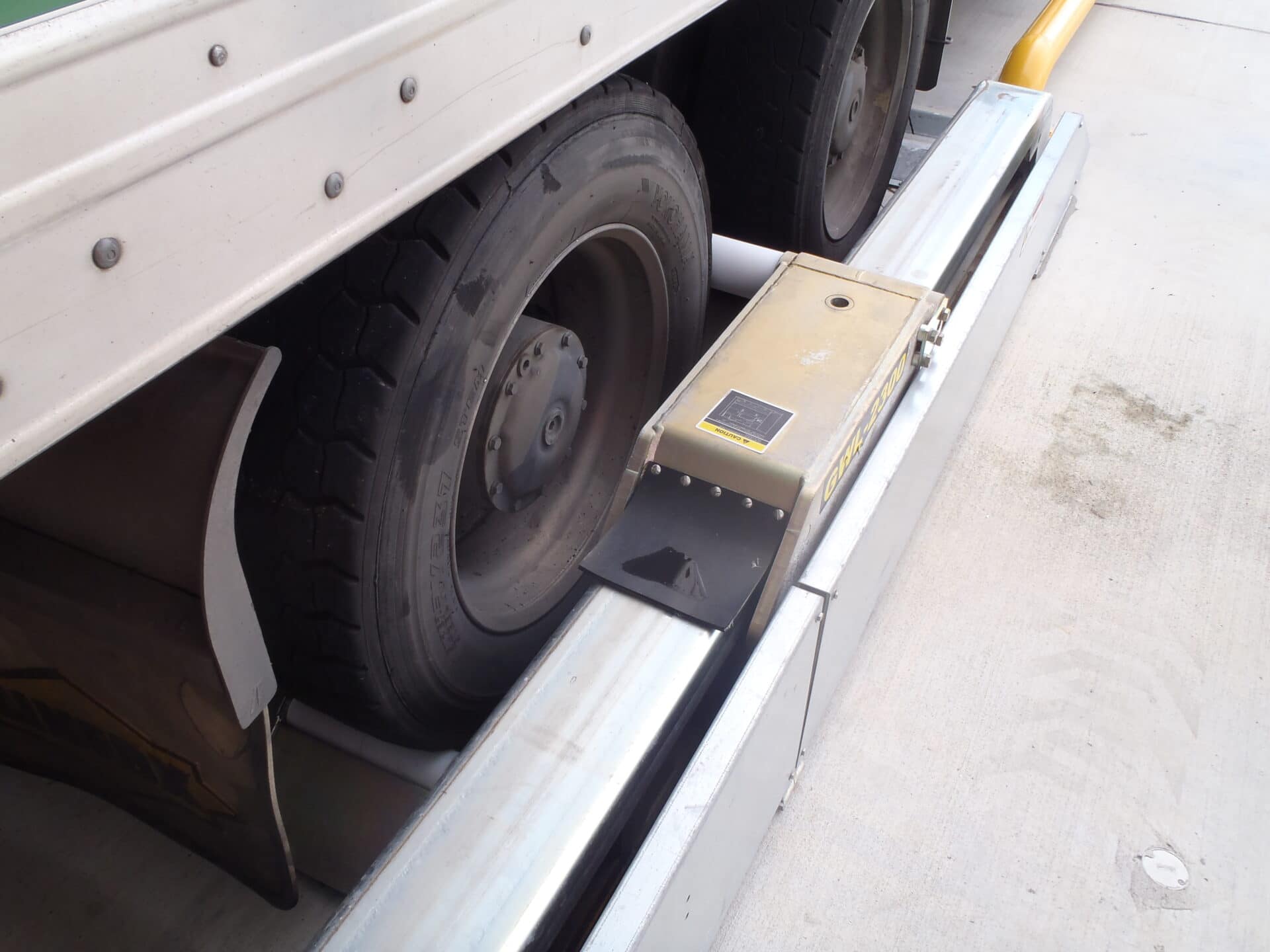 Automatic Global Wheel Lock Truck Restraint - Ulti Group